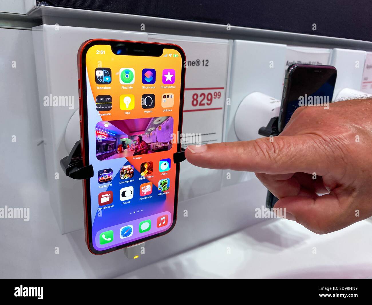 Iphone 10 mini hi-res stock photography and images - Alamy