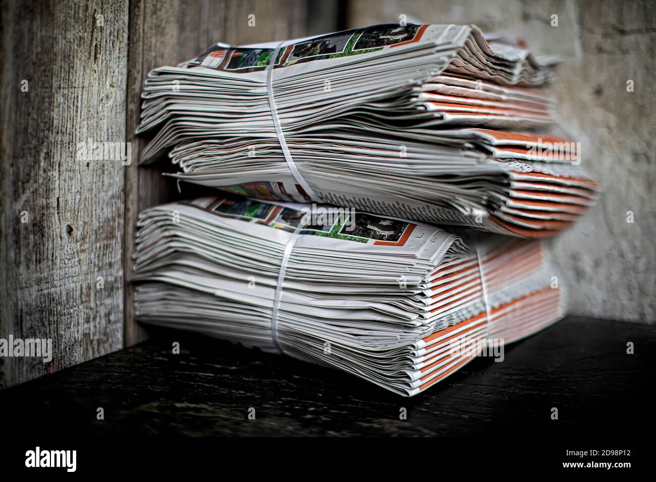 Bundles of newspaper hi-res stock photography and images - Alamy