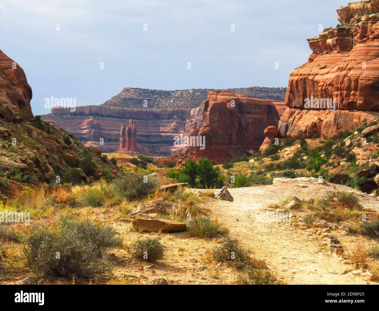 Beautiful sandstone cliffs red canyon hi-res stock photography and ...