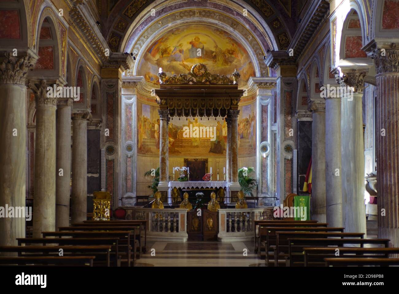 Interior church rome hi-res stock photography and images - Alamy