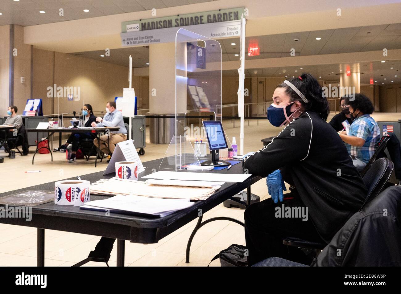 Empty us polling station hi-res stock photography and images - Alamy