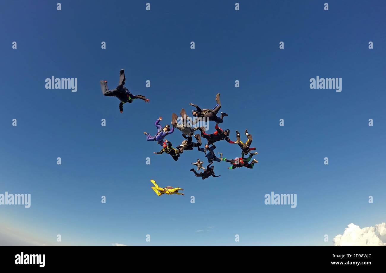 Skydiving group formation Stock Photo - Alamy