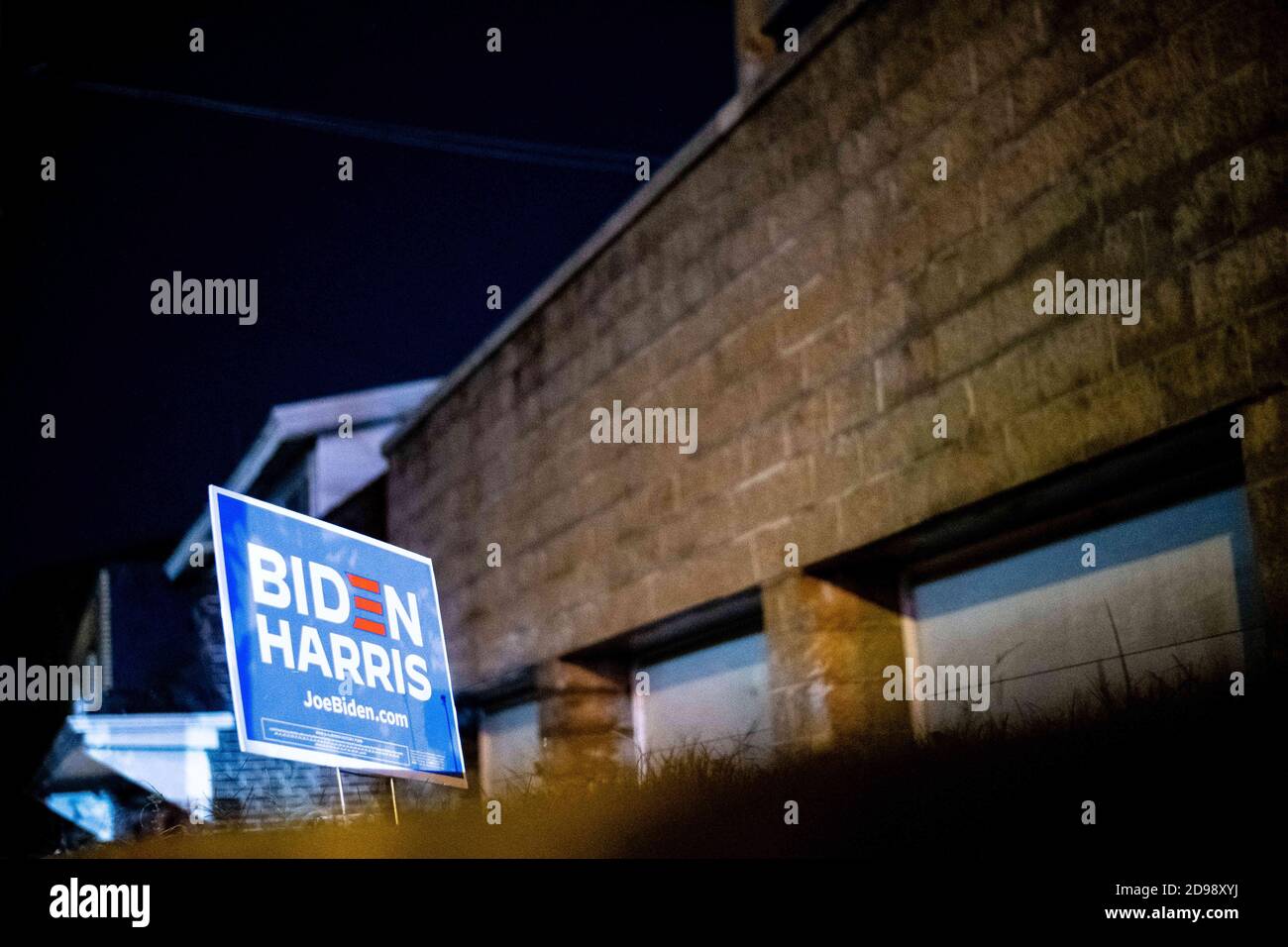 Biden harris sign yard hi-res stock photography and images - Alamy