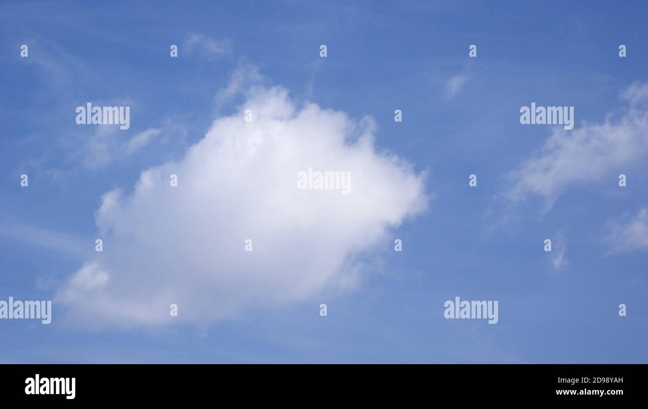 Small cumulus humilis clouds hi-res stock photography and images - Alamy