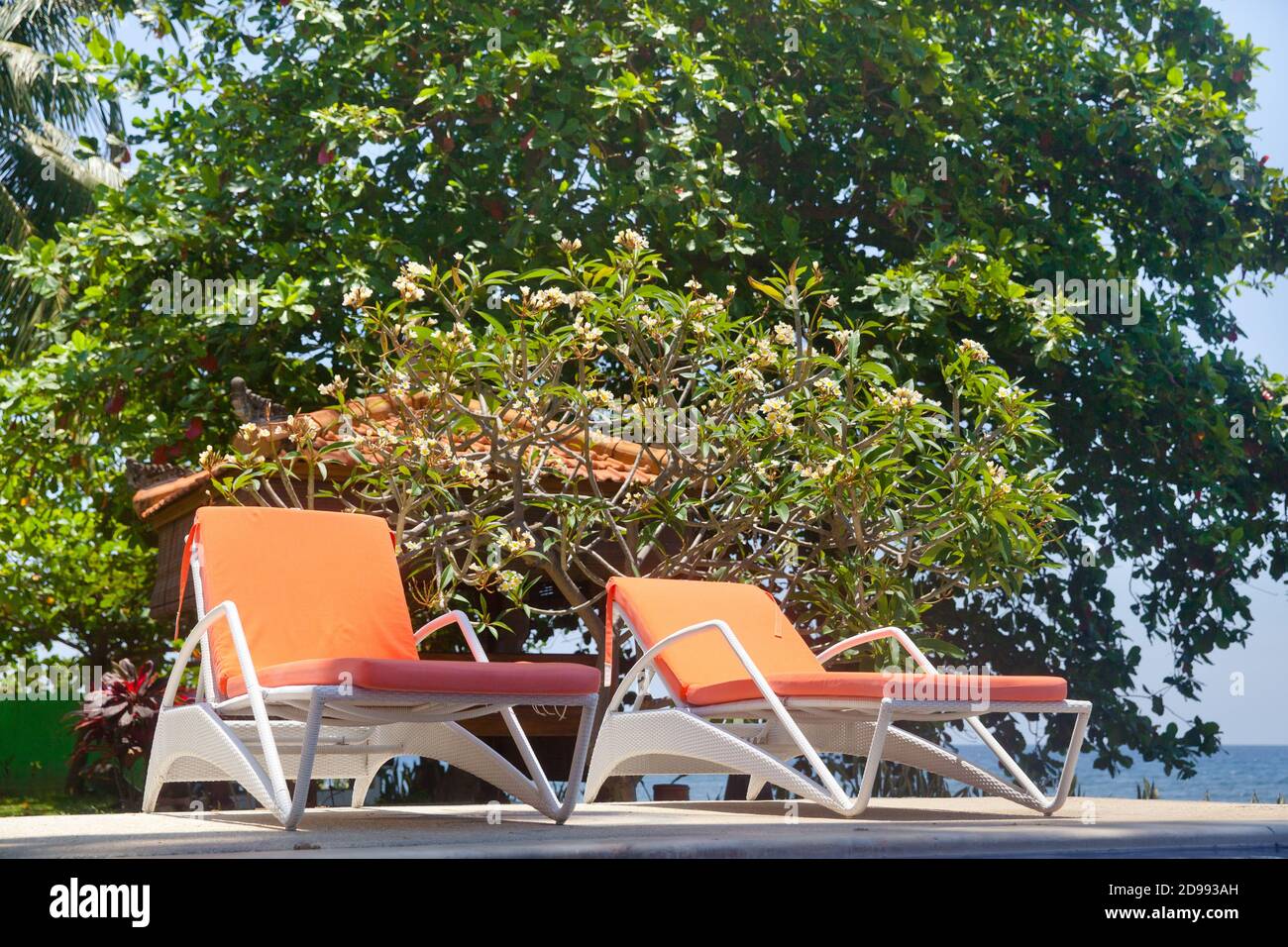 Plastic sun lounger hi-res stock photography and images - Alamy