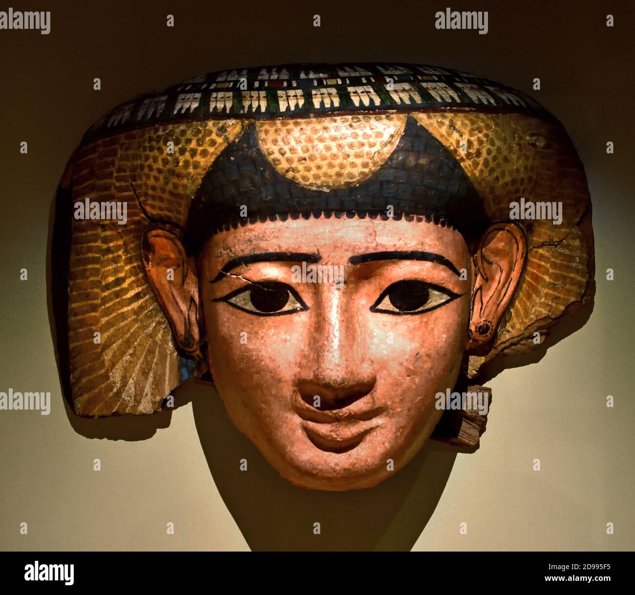 Egyptian eye gold hi-res stock photography and images - Alamy