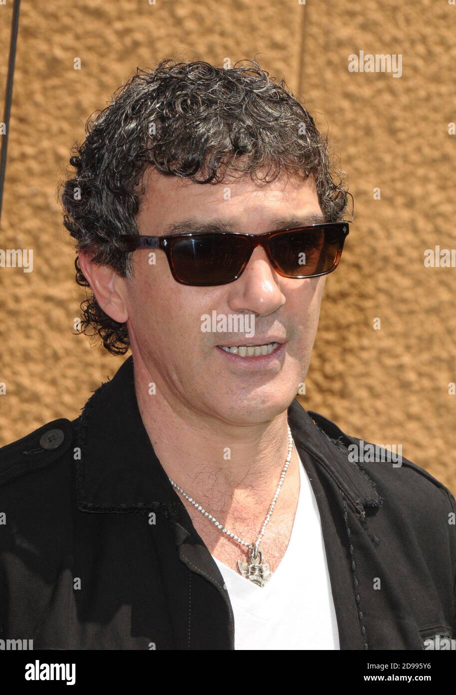 Antonio gibson hi-res stock photography and images - Alamy