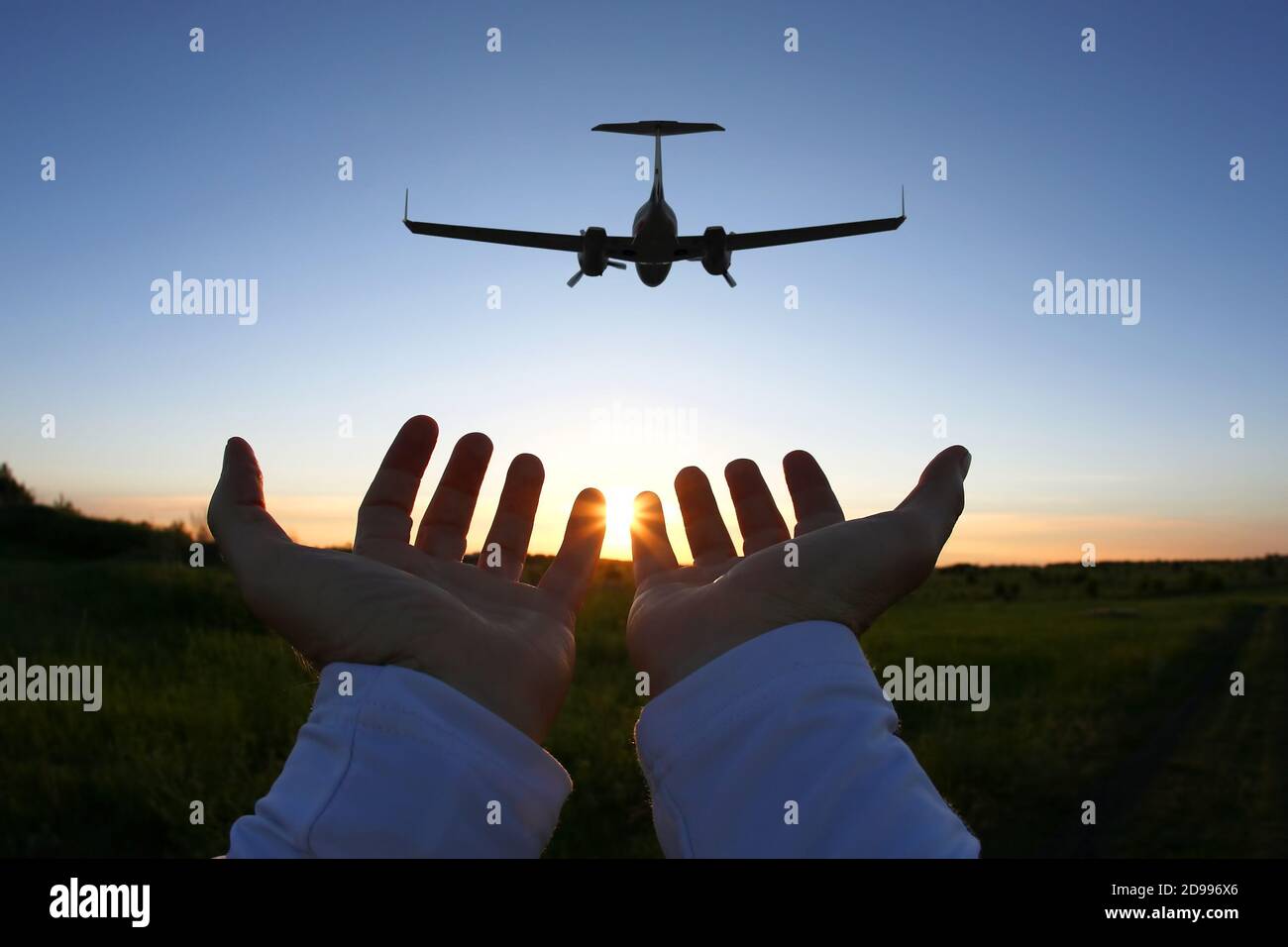Passenger uplift hi-res stock photography and images - Alamy