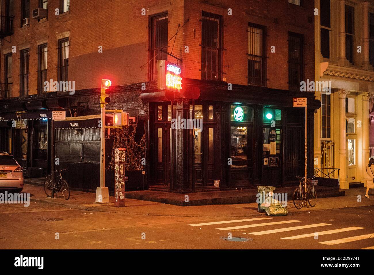 Corner store in the night Stock Photo - Alamy
