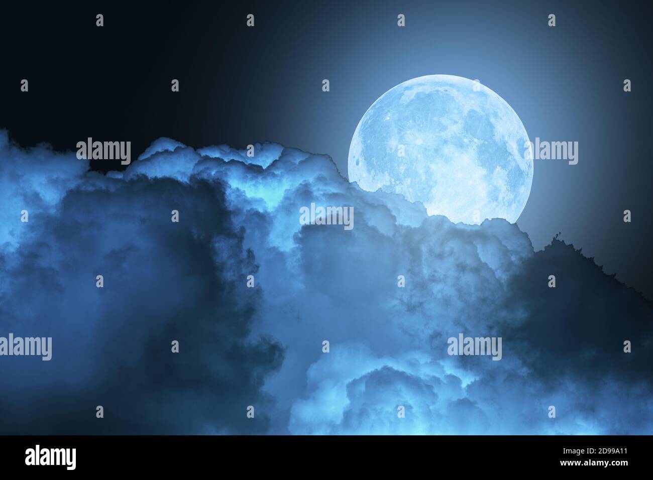 Blue moon supermoon hi-res stock photography and images - Alamy