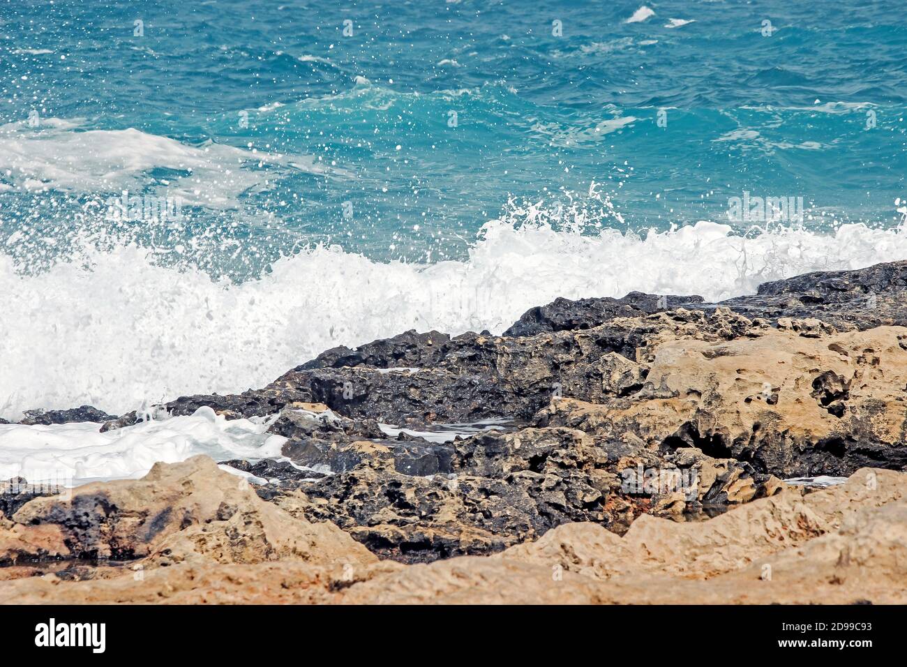 Ocean wave splash hi-res stock photography and images - Alamy