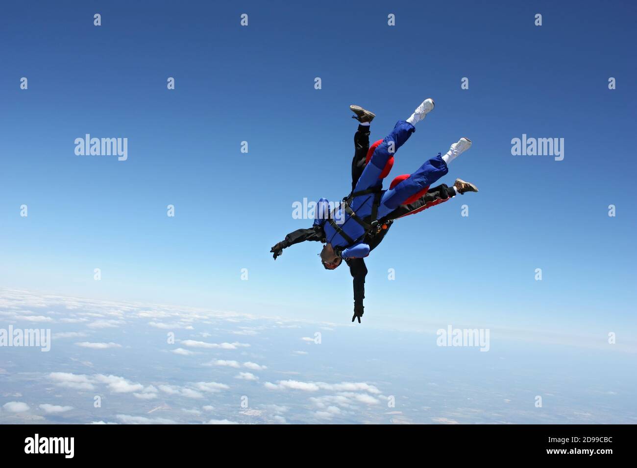 Parachute jumping out of plane hi-res stock photography and images - Alamy