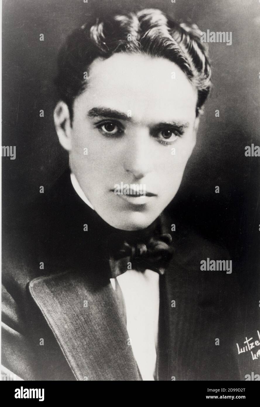 1915 a . : CHARLES CHAPLIN ( 1889 - 1977 ) actor and movie director ...