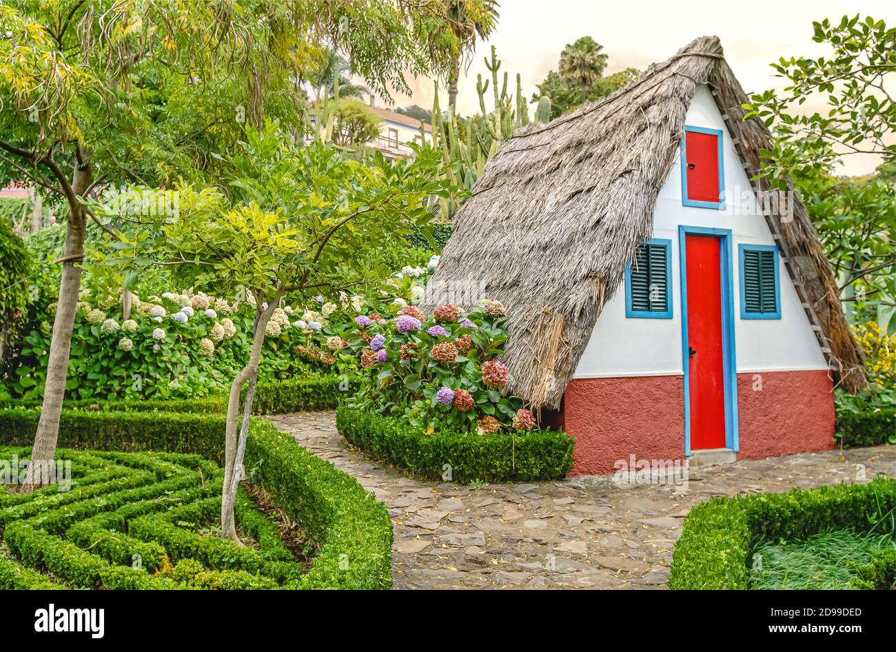 Traditional Madeira house at the Botanical Garden of Funchal, Madeira ...
