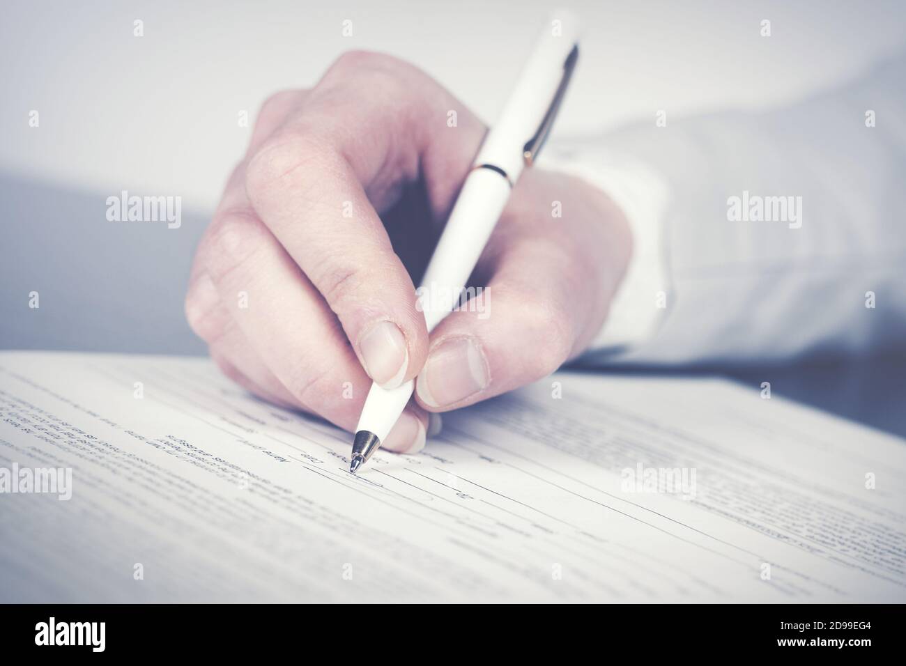 Contract person hi-res stock photography and images - Alamy