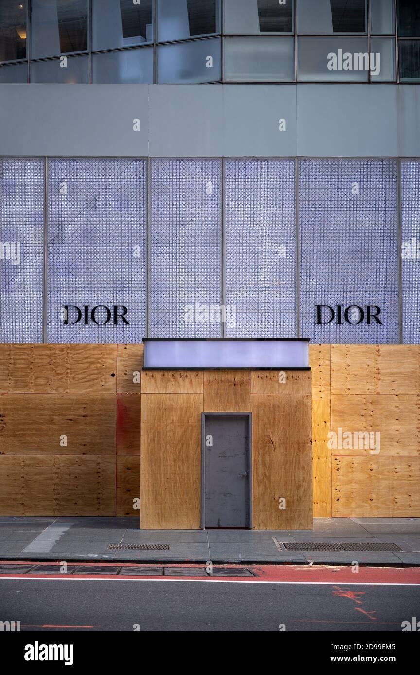 Dior storefront hi-res stock photography and images - Alamy