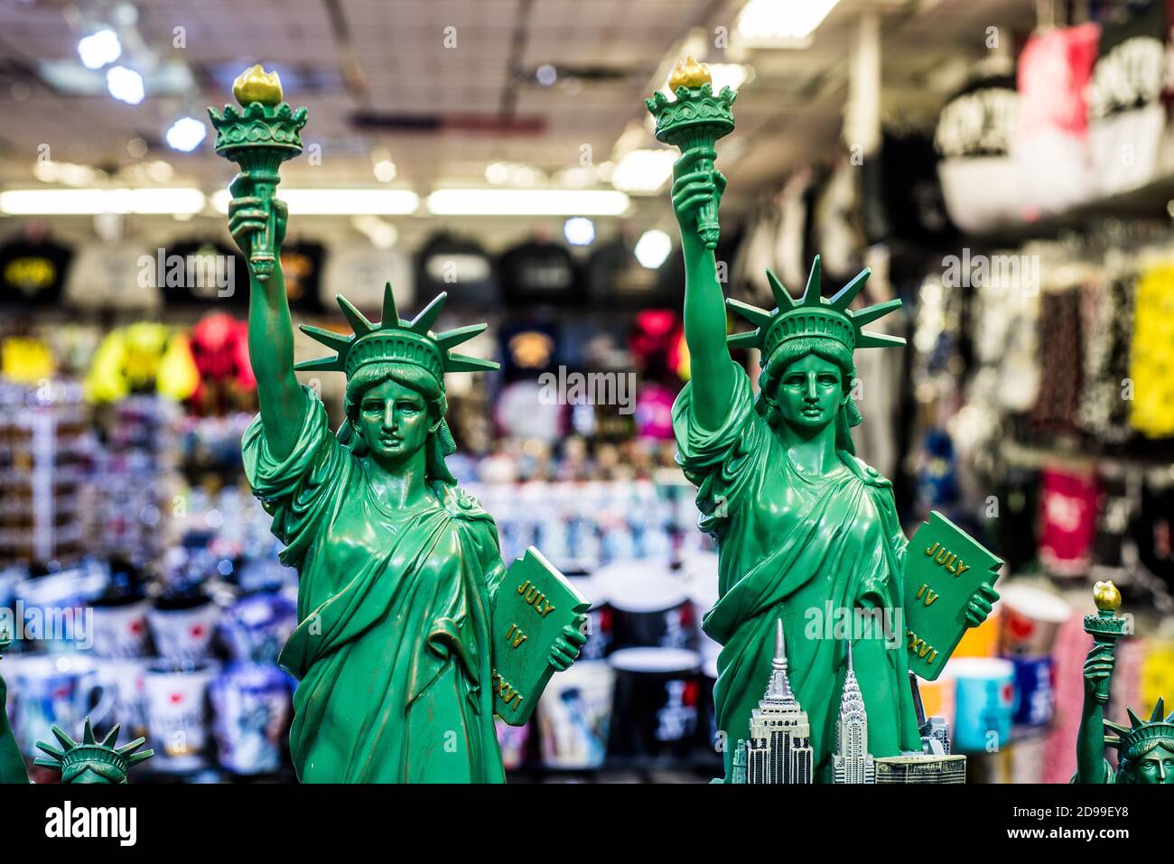 Twin statues of liberty Stock Photo - Alamy