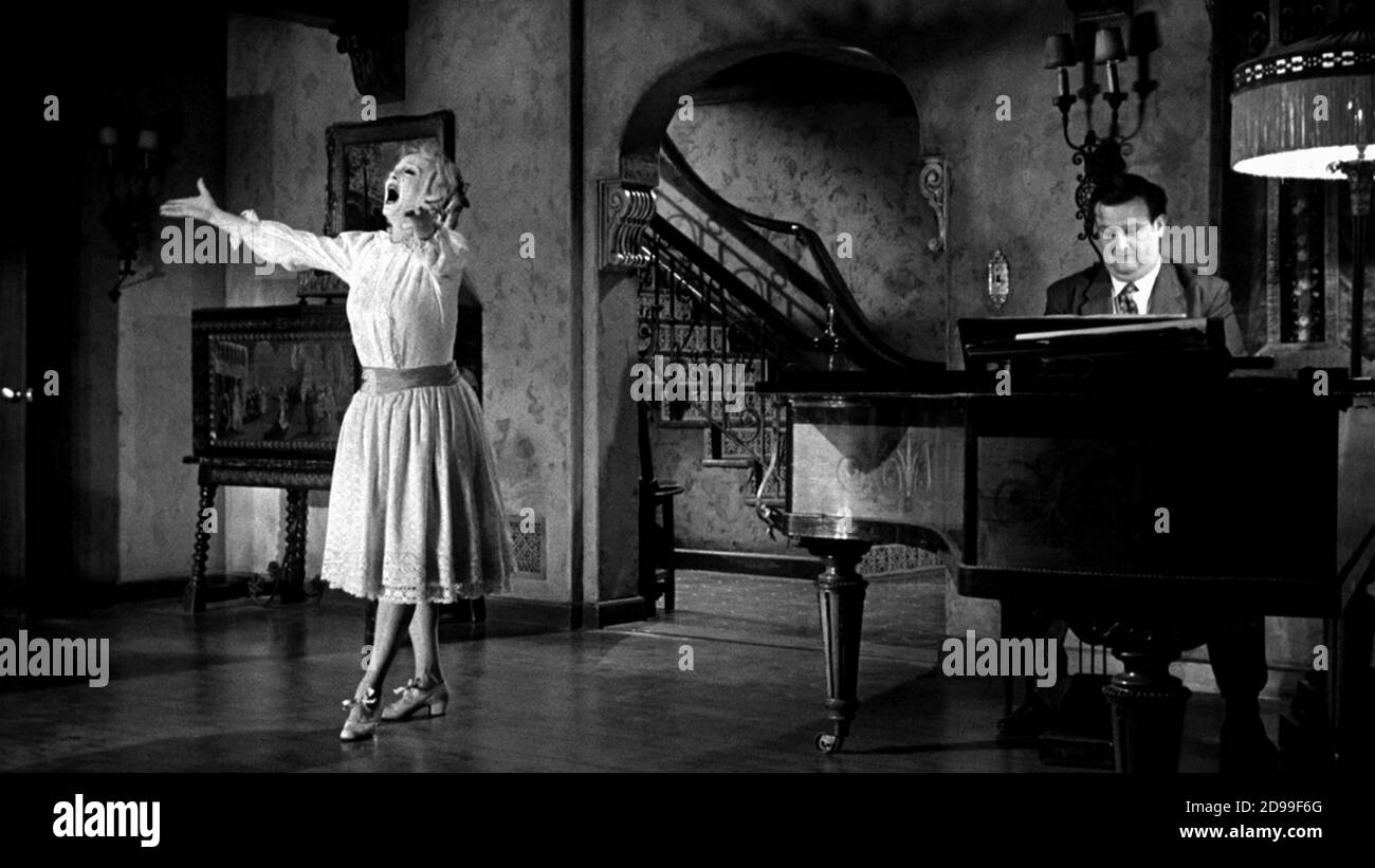 Warner bros seven arts hi-res stock photography and images - Alamy