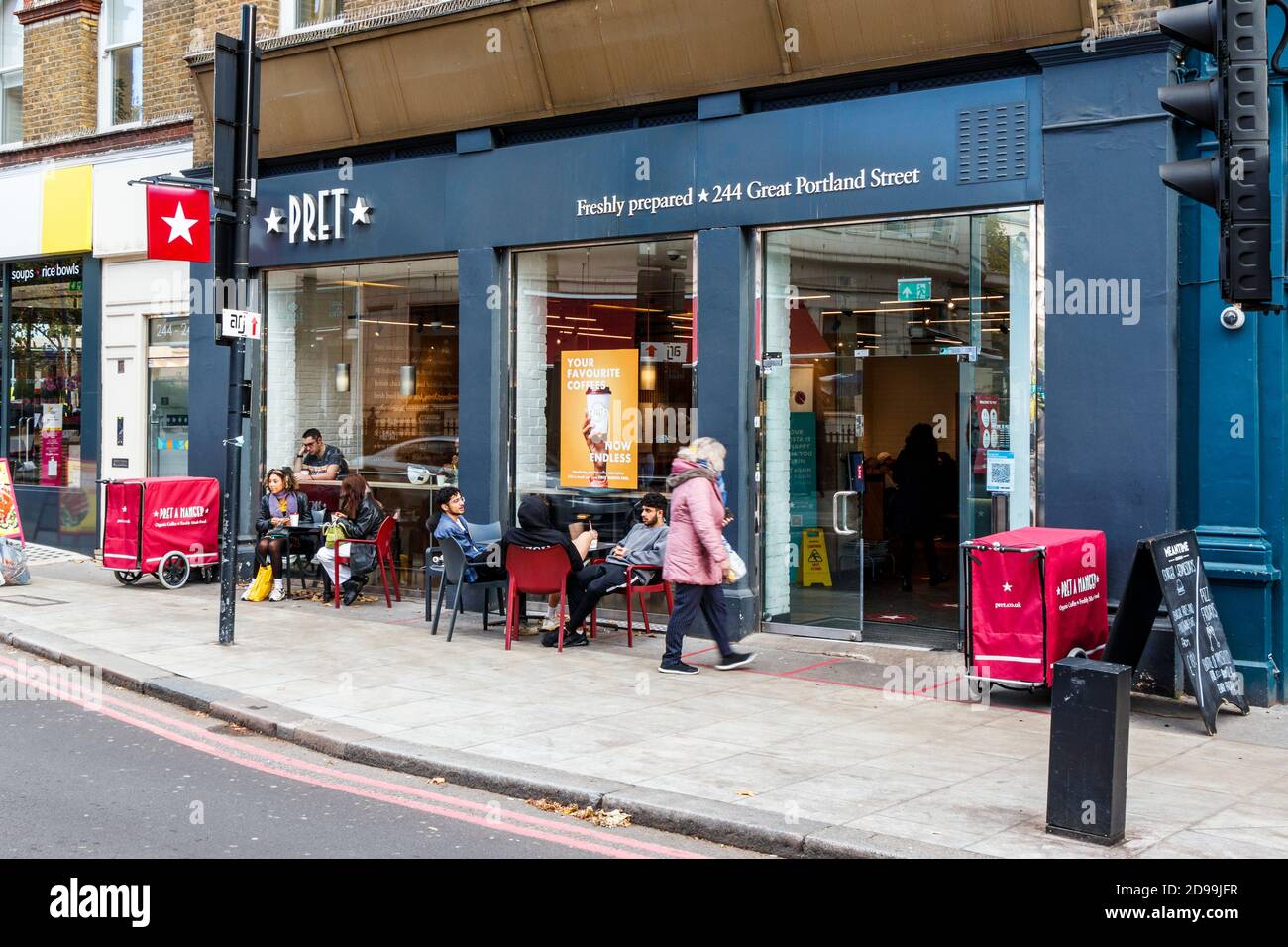 Pavement seating hi-res stock photography and images - Alamy