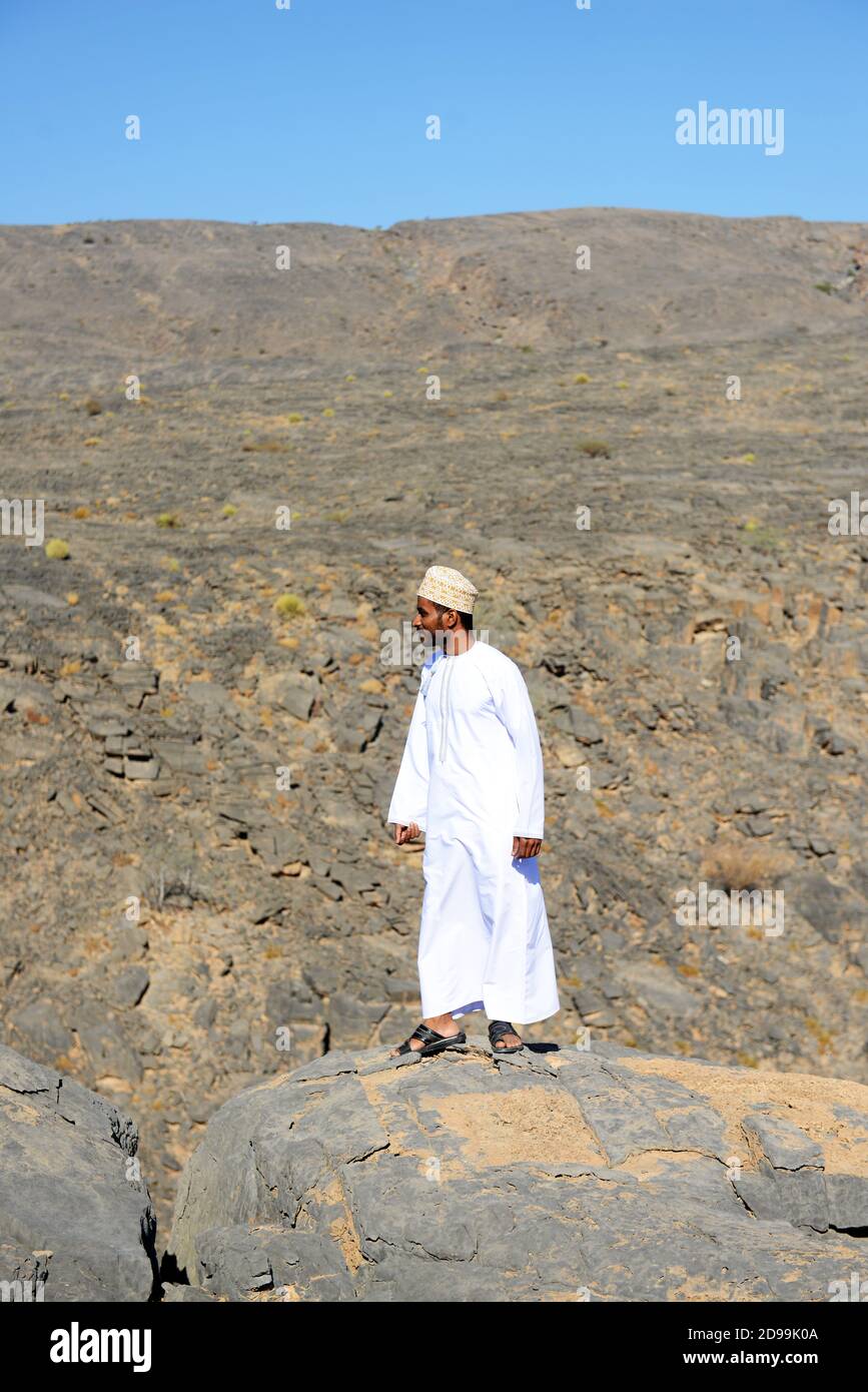 Desert men hi-res stock photography and images - Alamy