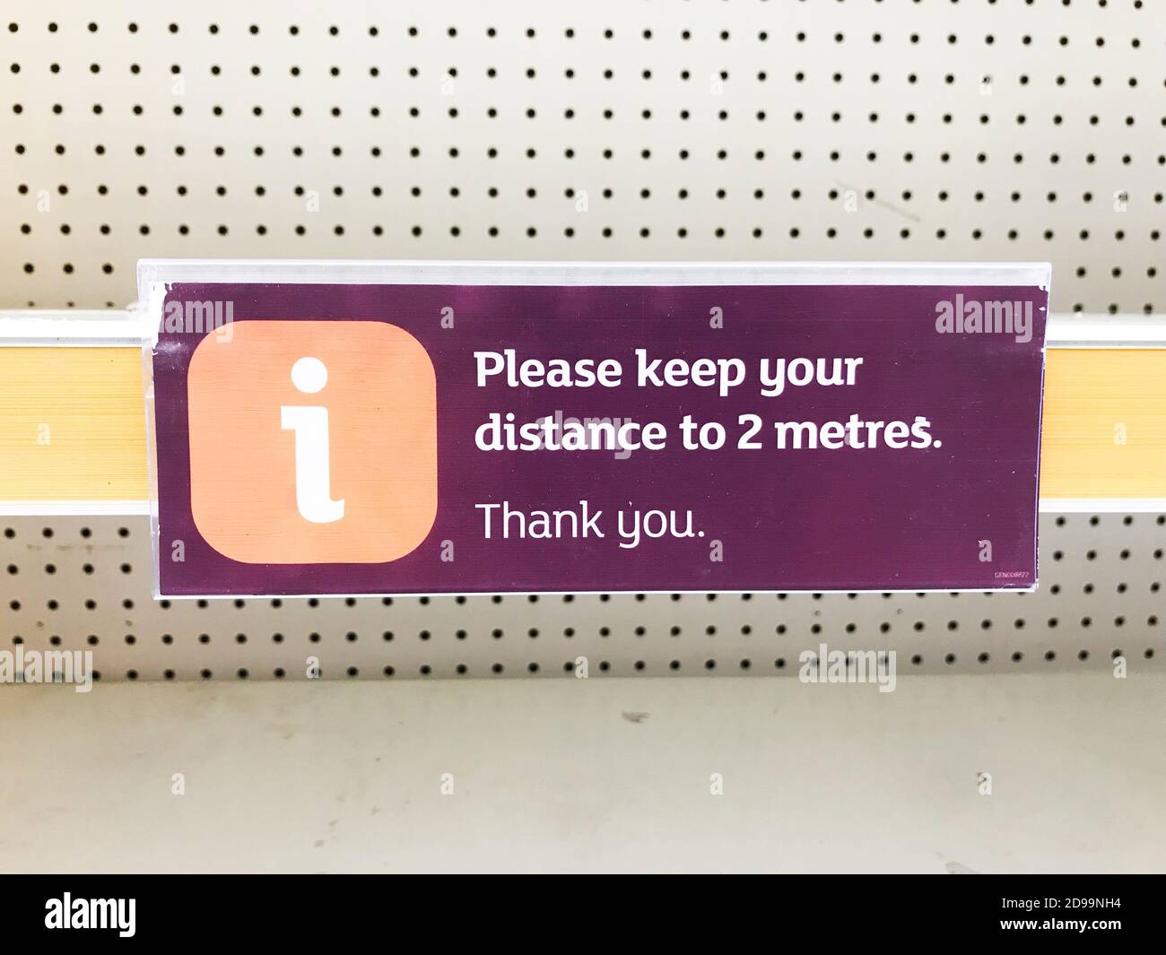 Please keep your distance signs hi-res stock photography and images - Alamy