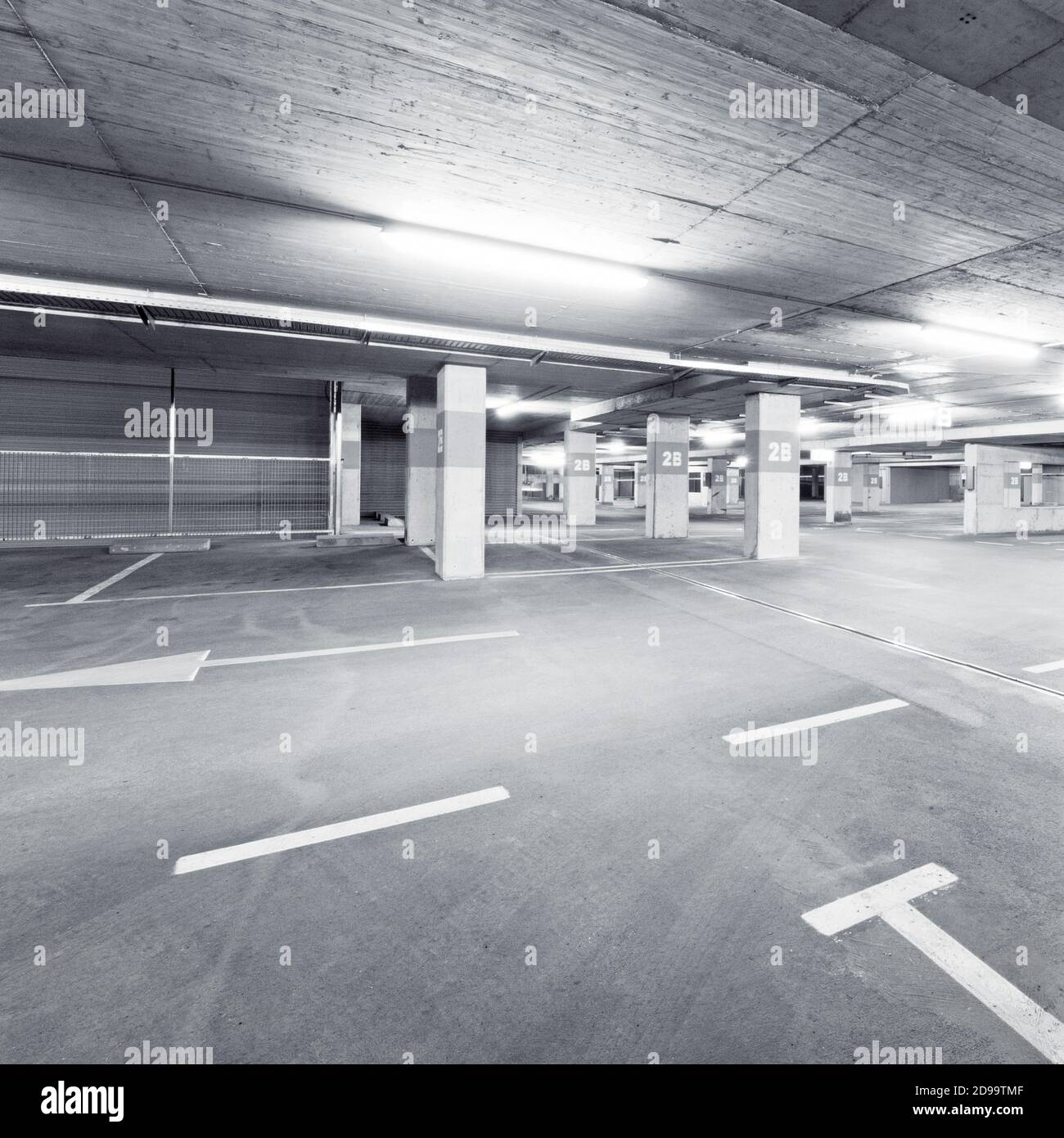 Underground parking ramp slope hi-res stock photography and images - Alamy