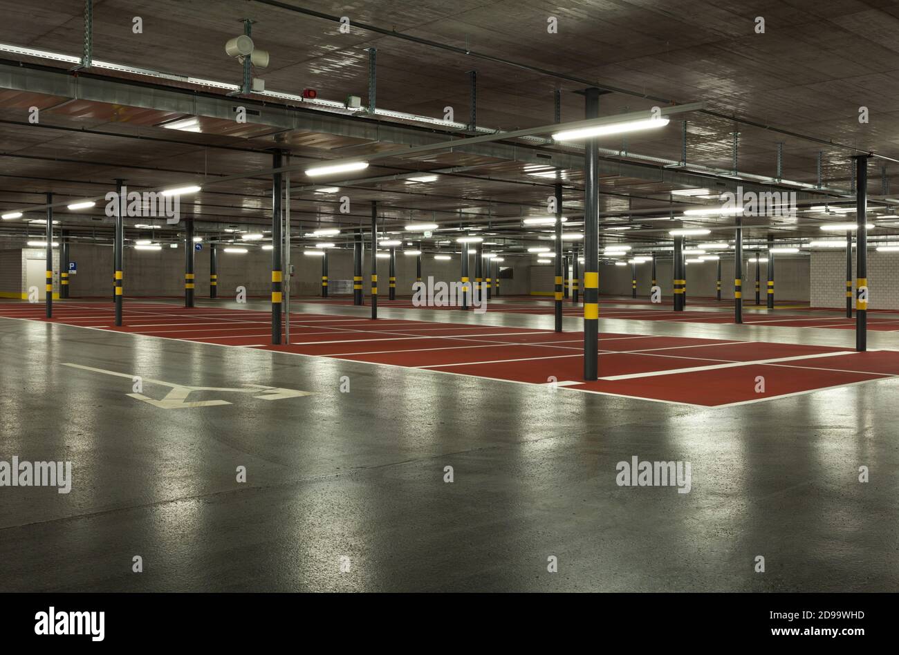 Underground parking ramp slope hi-res stock photography and images - Alamy