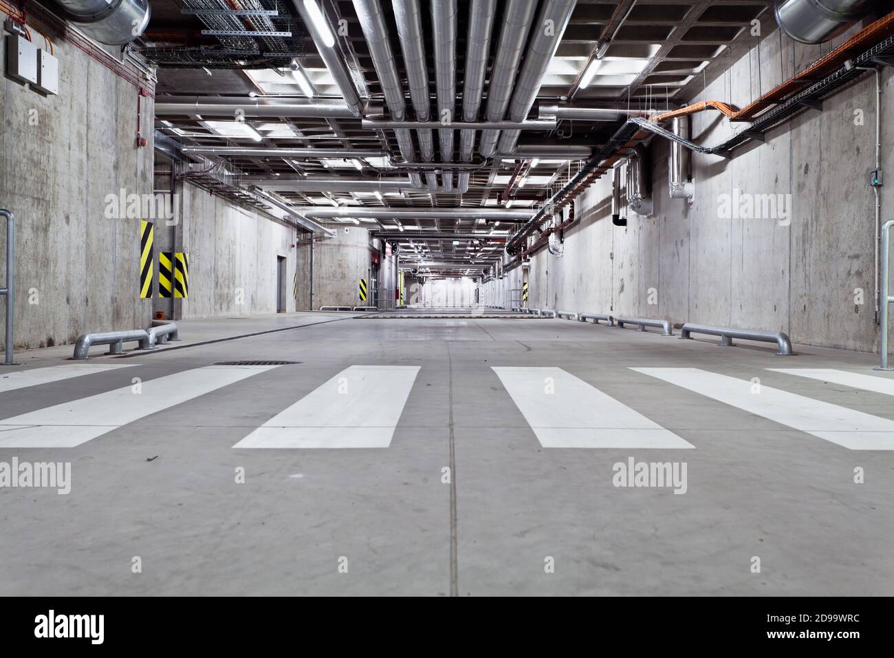Underground parking ramp slope hi-res stock photography and images - Alamy
