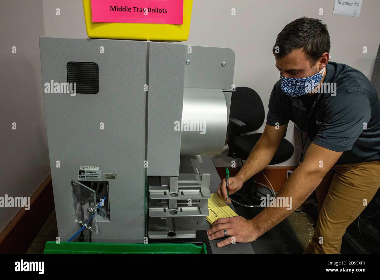 Ballot counter machine hi-res stock photography and images - Alamy
