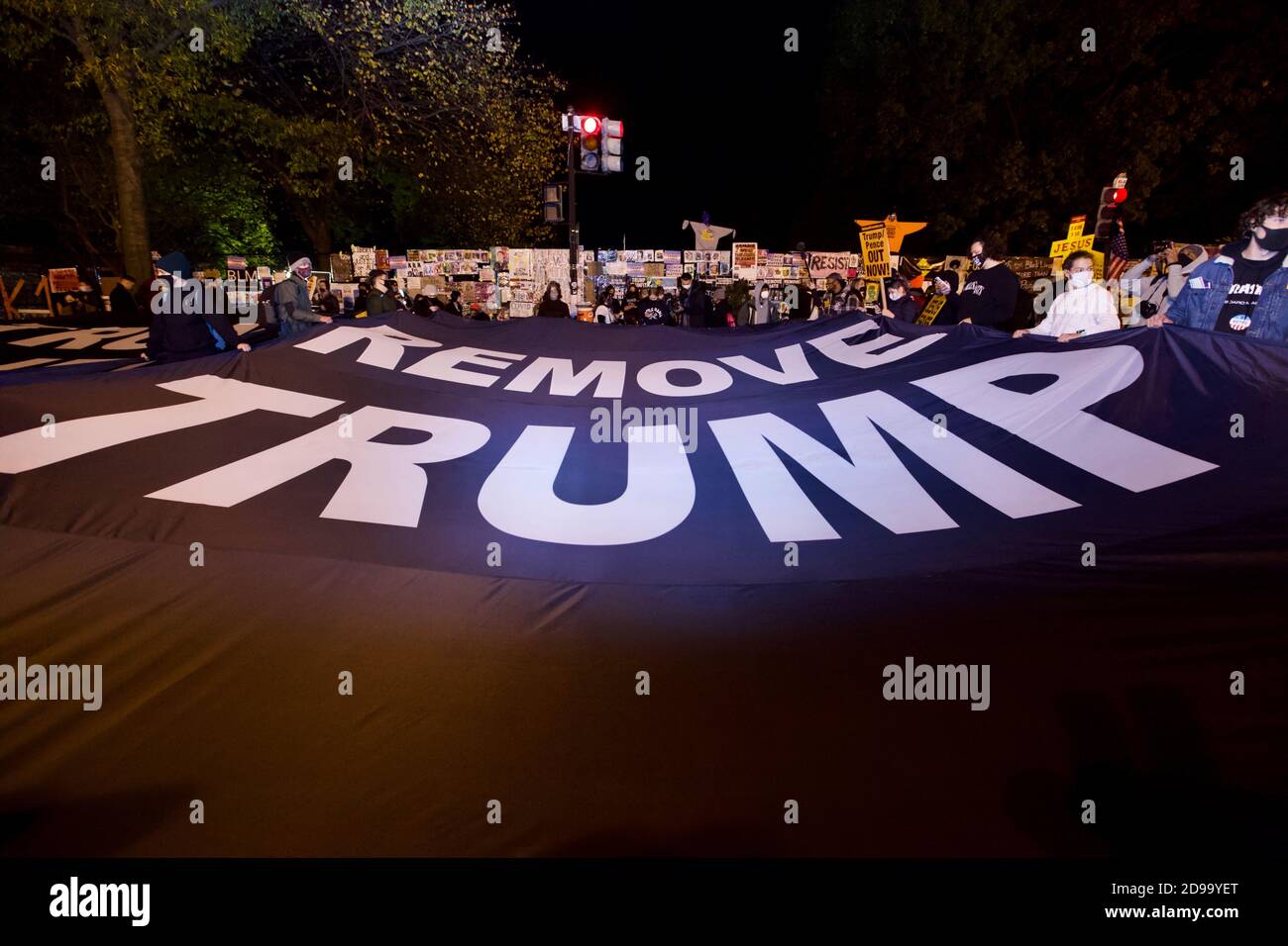 White tarps hi-res stock photography and images - Alamy