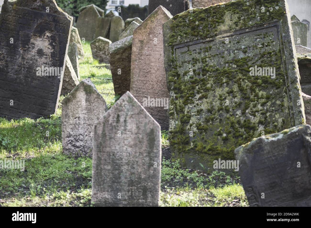 Graveyard engraving hi-res stock photography and images - Alamy