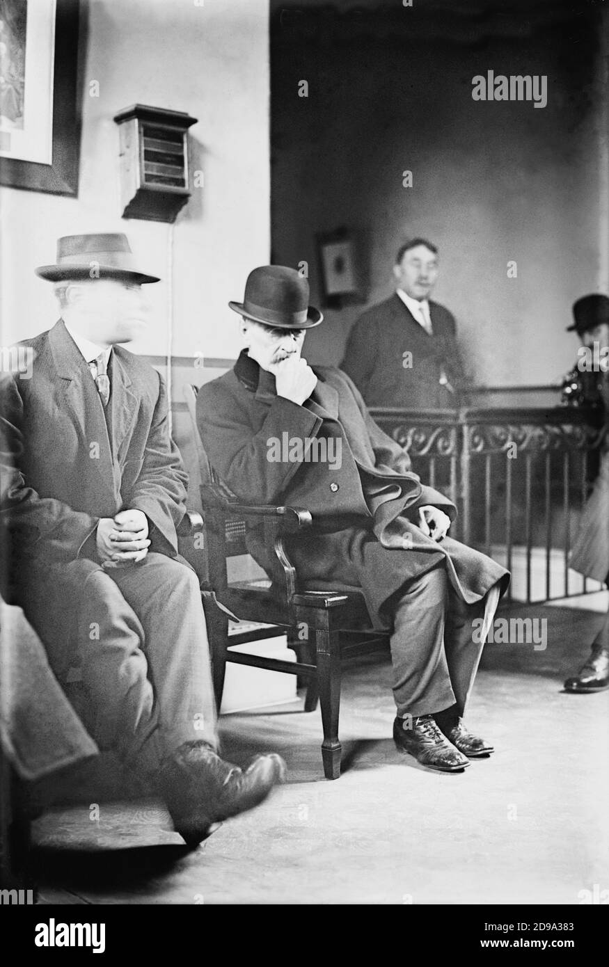 Interrogatory accused Black and White Stock Photos & Images - Alamy
