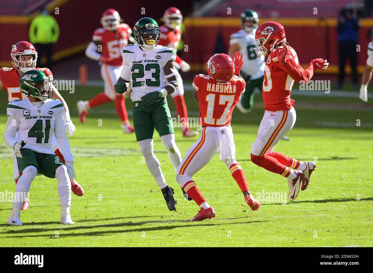 Nfl fair catch hi-res stock photography and images - Alamy