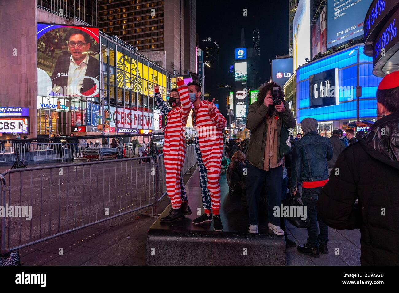 Donald trump billboard times square hi-res stock photography and images ...