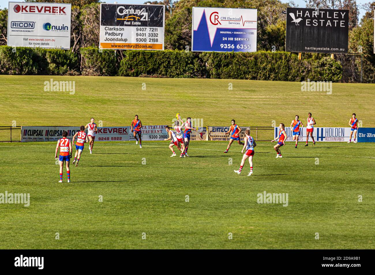 Australian rules football action hi-res stock photography and images ...