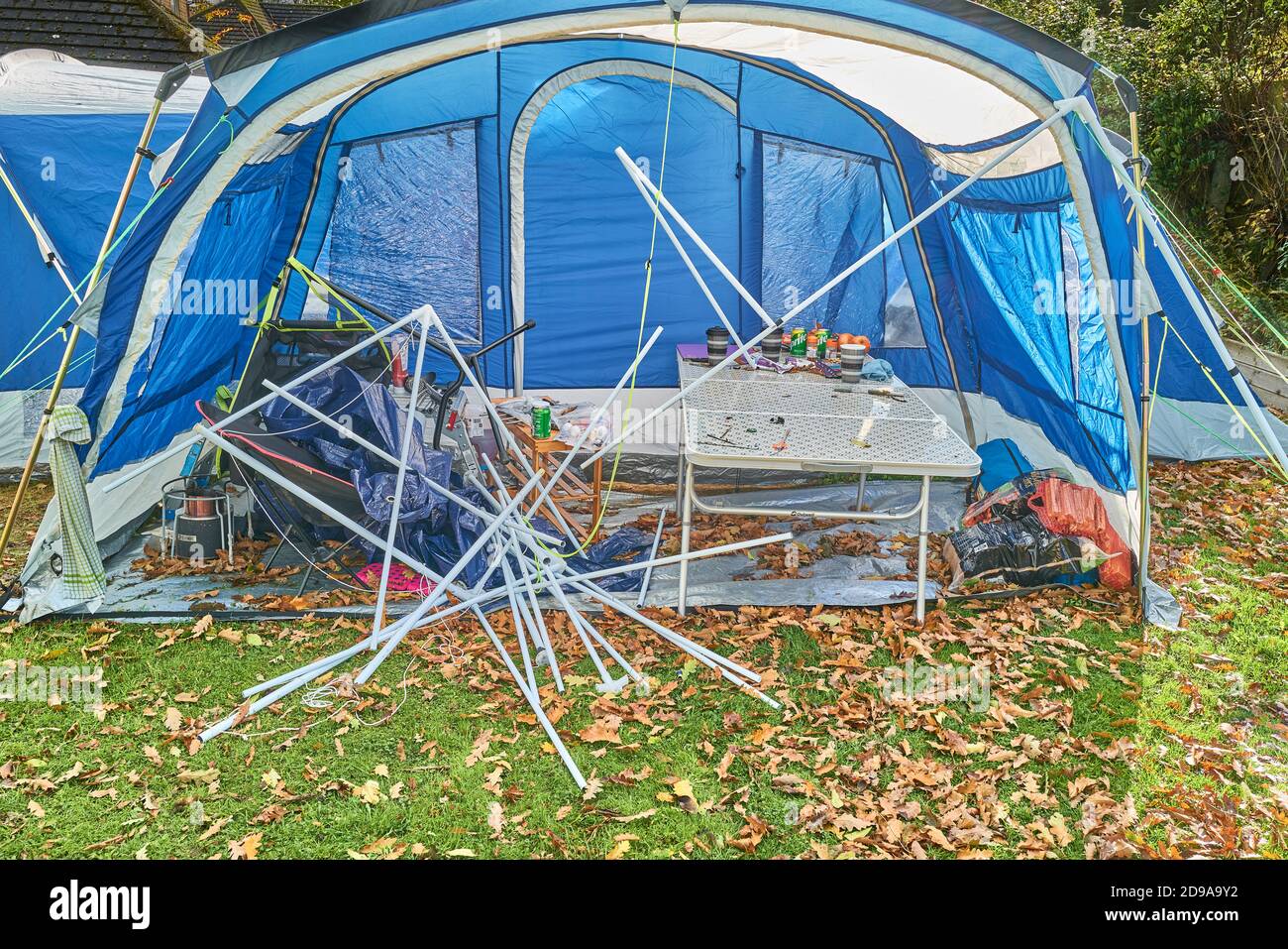 Gazebo tent hi-res stock photography and images - Alamy