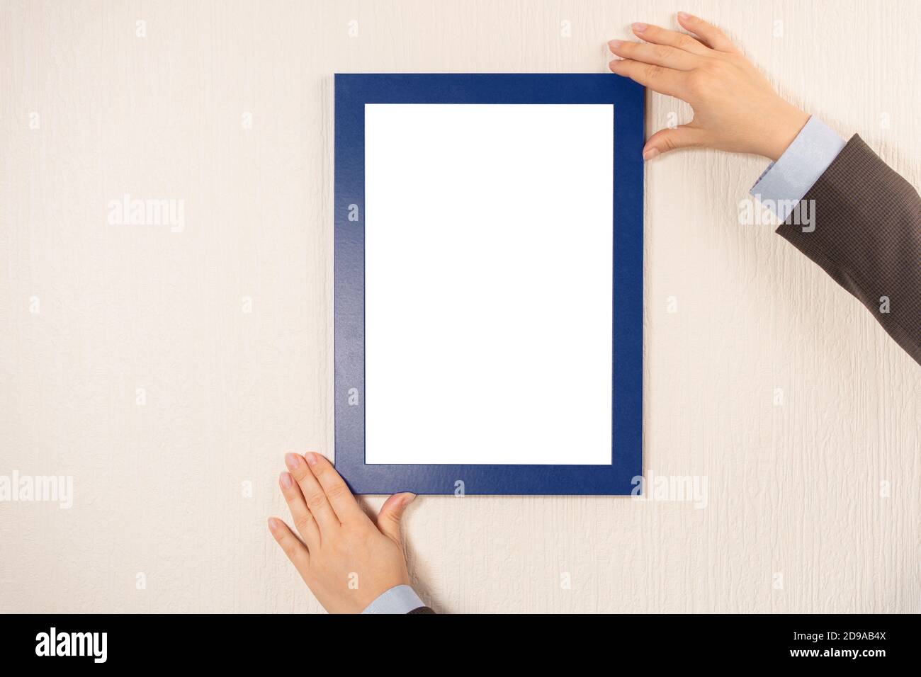 Handing certificate diploma hi-res stock photography and images - Alamy