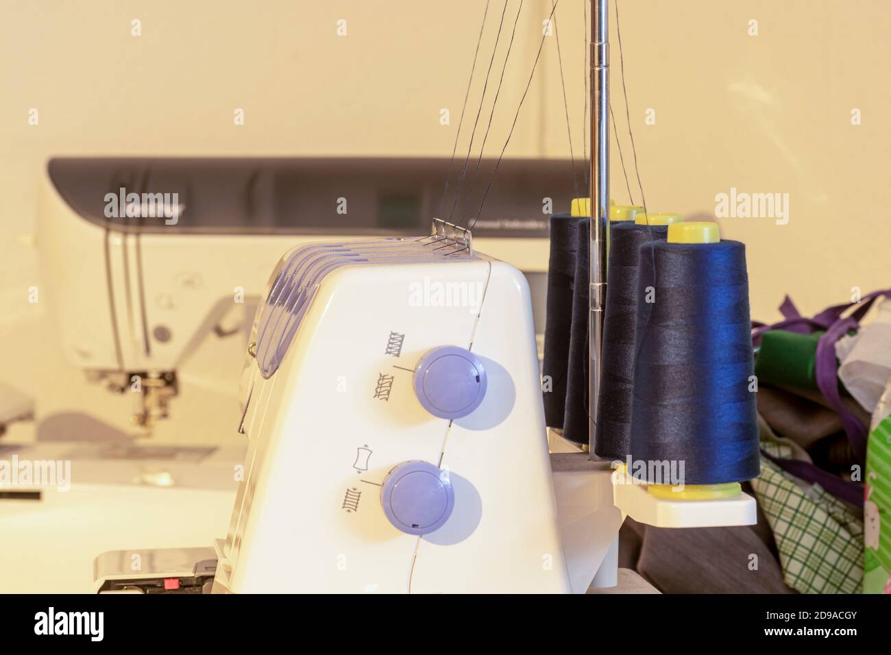 Sewing course hi-res stock photography and images - Alamy
