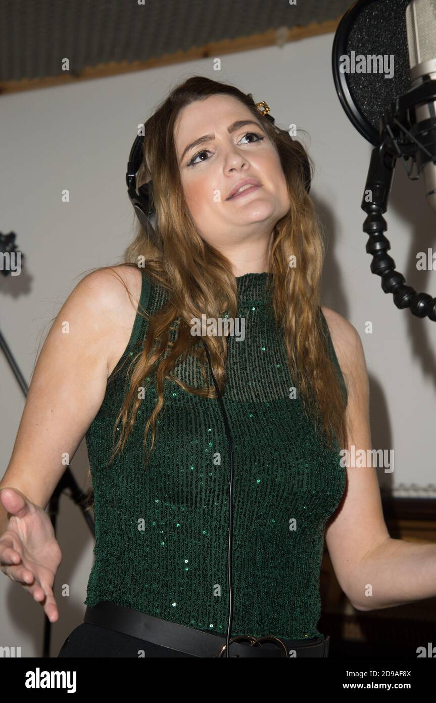 Non Exclusive: Lauren Lovejoy, records Give Us A Break, for an Anti ...