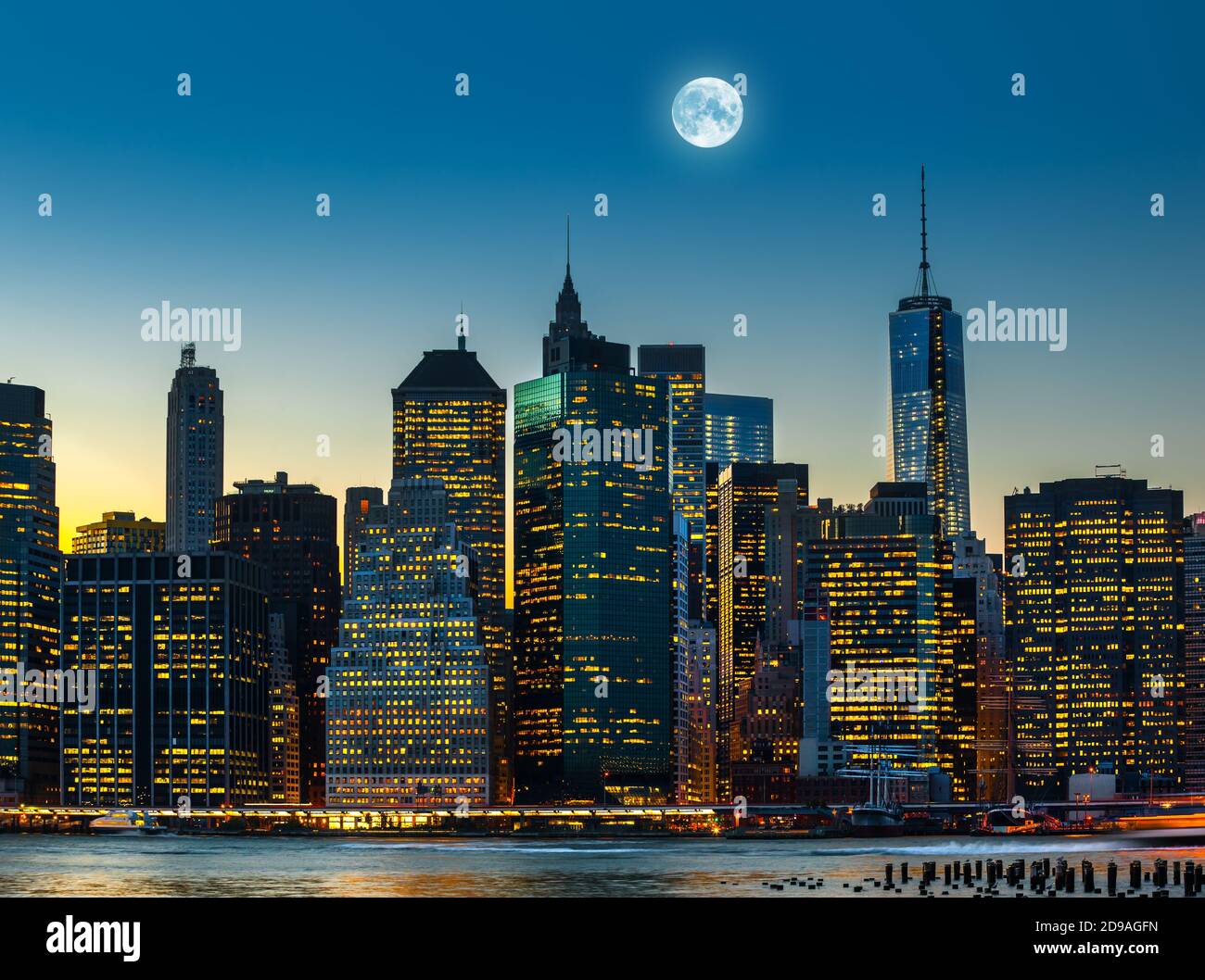 Moon over Manhattan. New York City skyline Stock Photo - Alamy