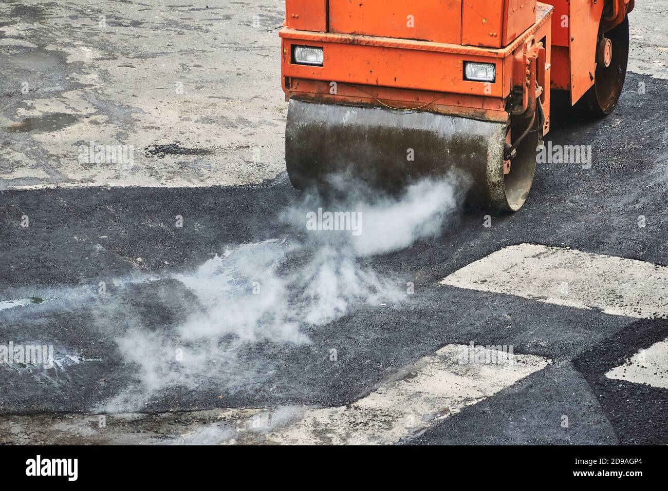 Bituminous road laying hi-res stock photography and images - Alamy