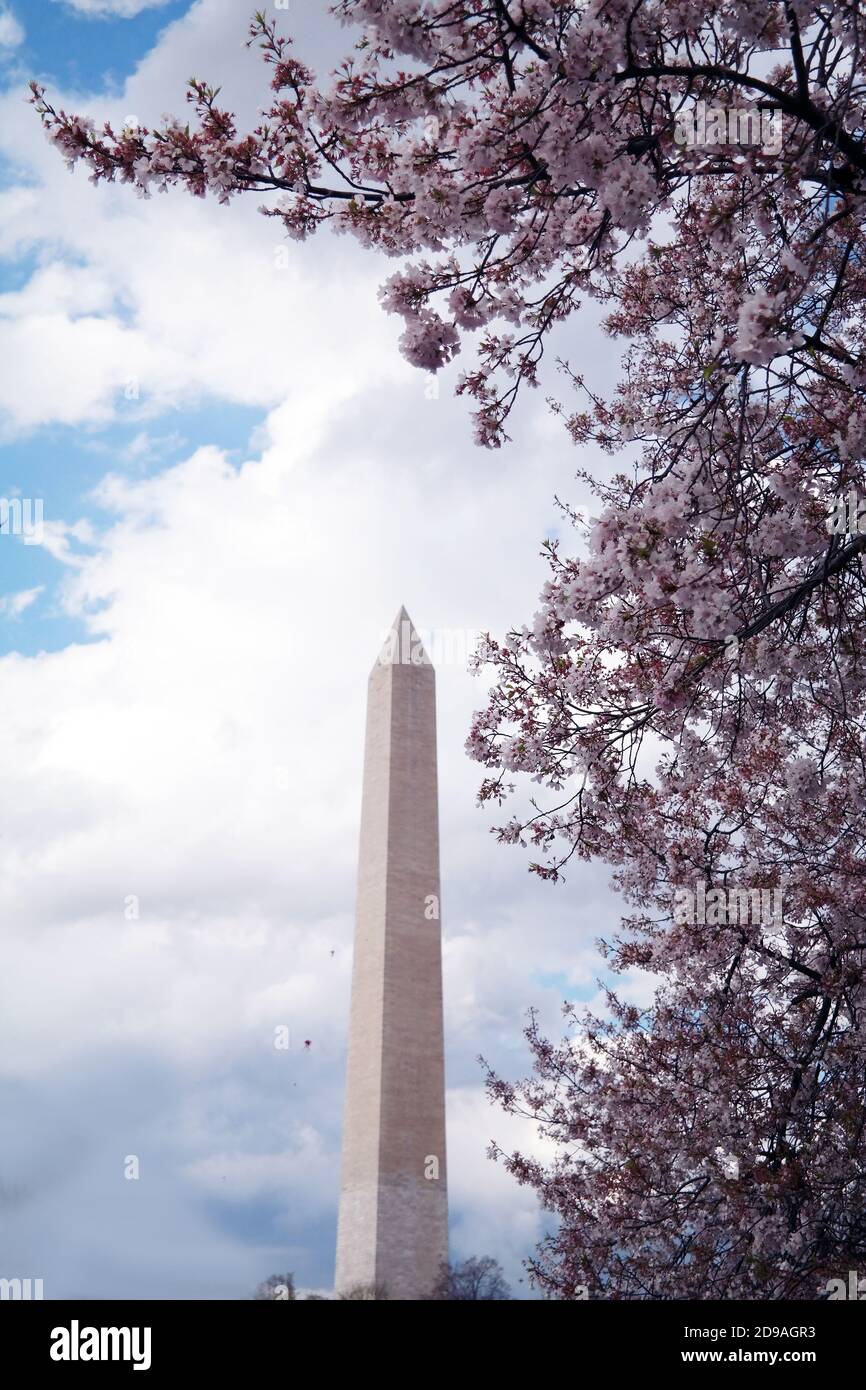 Washington monument is a symbol of hi-res stock photography and images ...