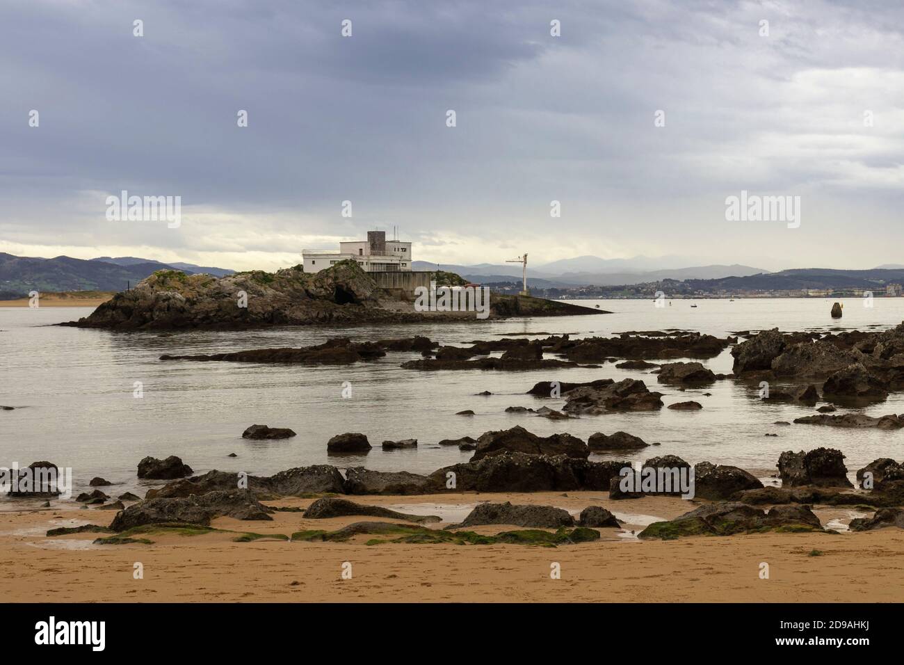 Santander waterfront hi-res stock photography and images - Alamy
