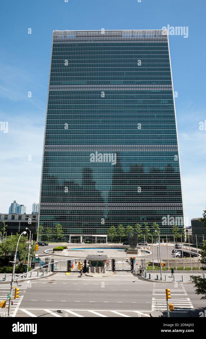 United Nations Building in New York is the headquarters of the United ...