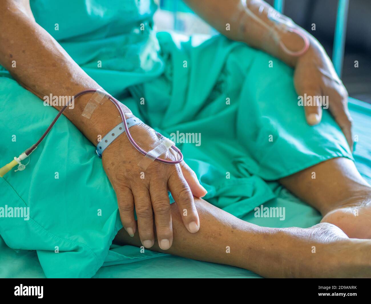 Elder person in hospital bed hi-res stock photography and images - Alamy