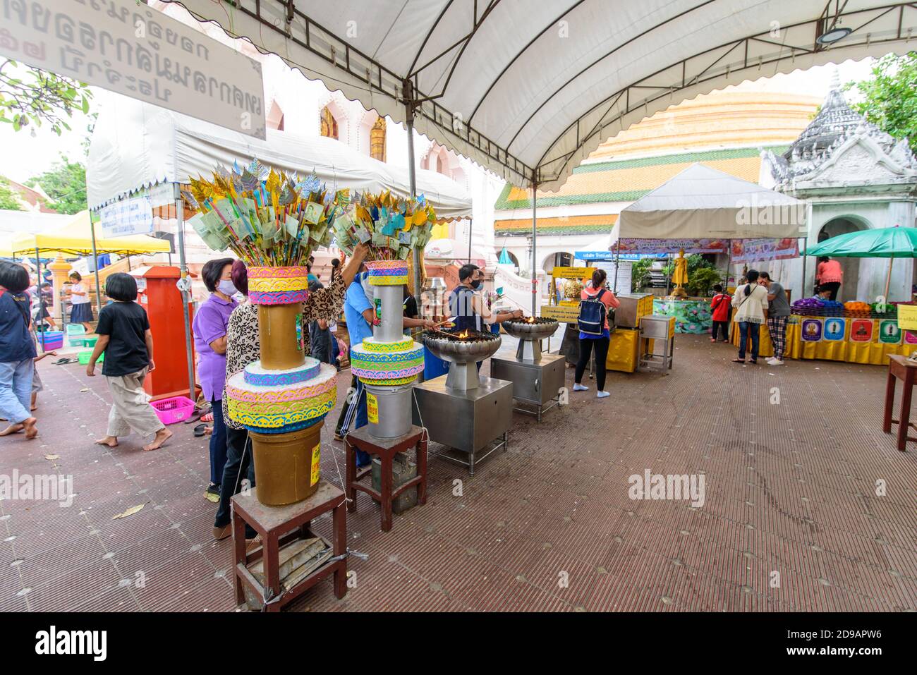 Nakhonpathom, Thailand - 31 October, 2020: A lot of people shoping ...