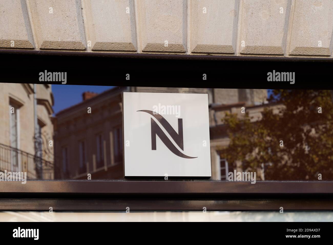 Nespresso sign hi-res stock photography and images - Alamy