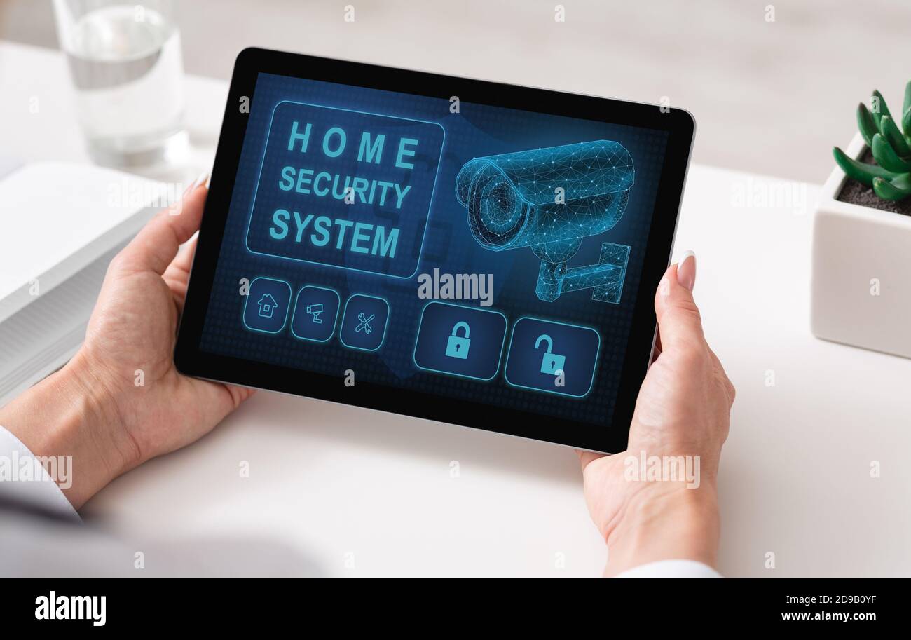 Cctv screen woman hi-res stock photography and images - Alamy