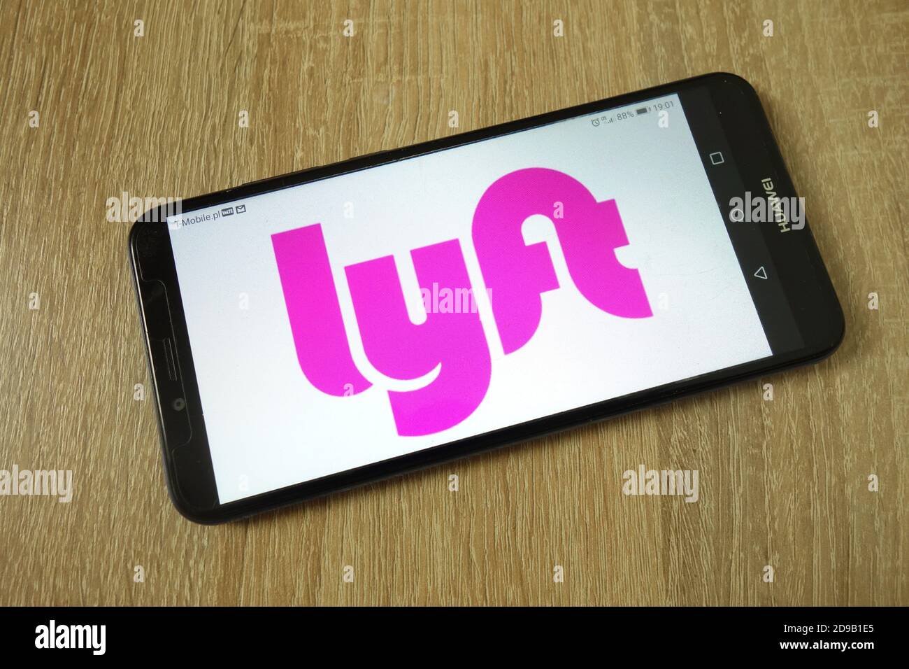 Lyft logo hi-res stock photography and images - Alamy
