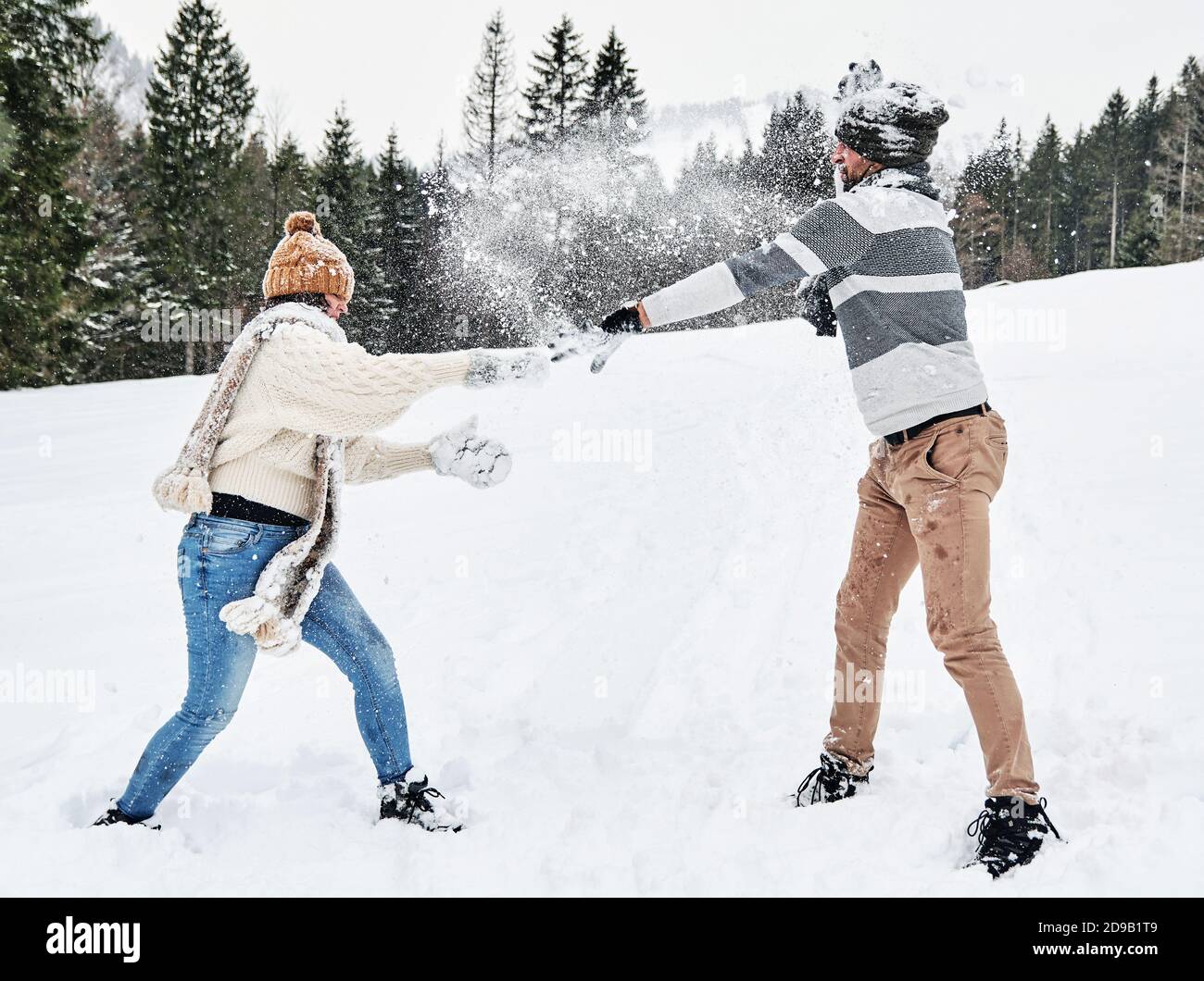 Fight in the snow hi-res stock photography and images - Alamy